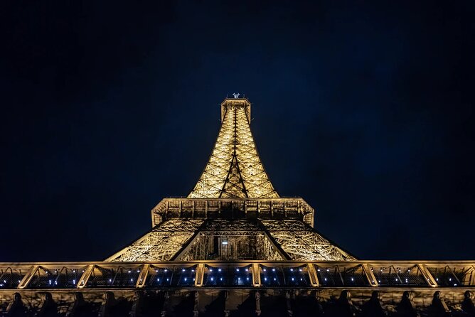 Paris Tour in Small Group by an Expert Driver & CDG Transfers - The Sum Up
