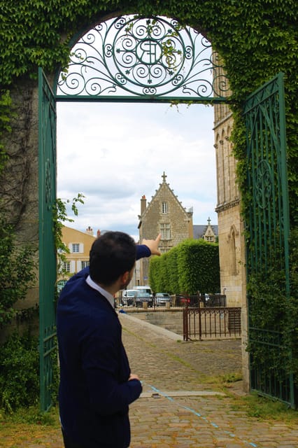 Poitiers: Eleanor of Aquitaine Walking Tour - Who Should Consider This Tour?