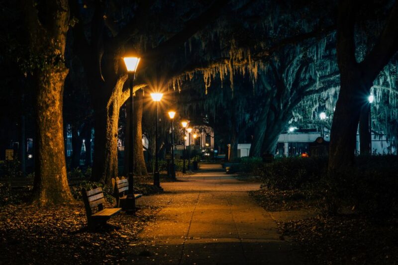 Savannah: True Crime Pub Crawl - Authenticity & Atmosphere