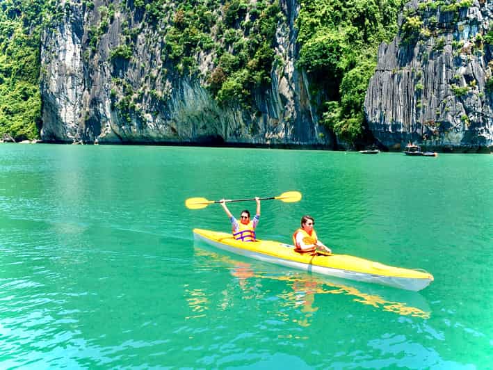 6 hours Ha Long Bay Group tour:Sung Sot-Ti Top-Kayaking - Key Points