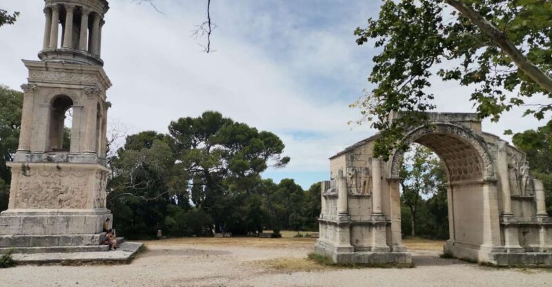 Baux and Saint Rémy de Provence: History Wine and Landscapes - Authenticity and Responsible Travel
