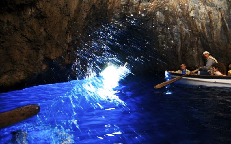 Capri: DIY Day Trip with Blue Grotto, Funicular & Lunch - FAQ