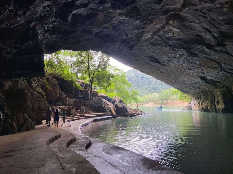 From Hue: Phong Nha Cave and La Vang Holy Land Day Trip - Analyzing the Value
