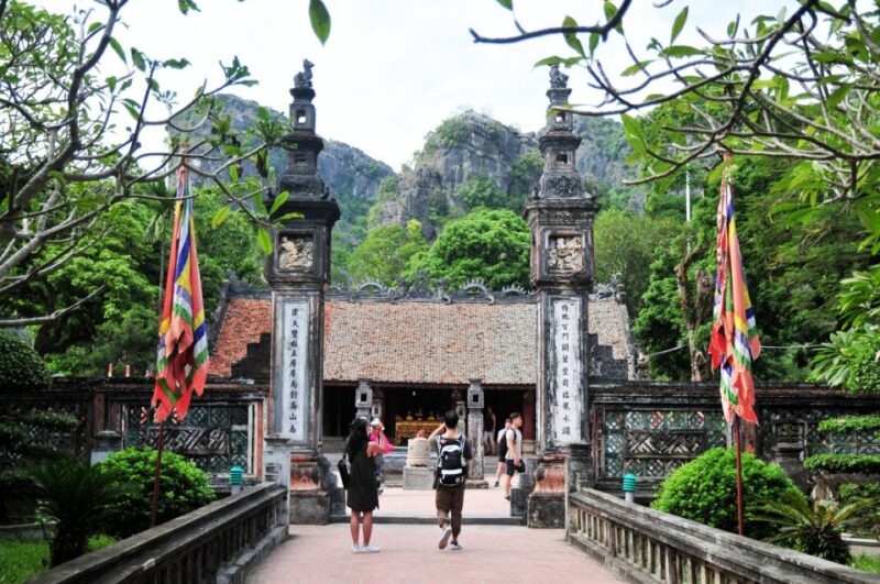 Hanoi: Cycling Tour of Hoa Lu, Trang An with Meals and Guide - Authenticity and Value