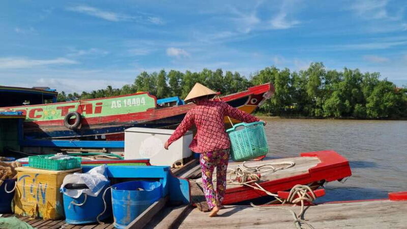 Ho Chi Minh City: Mekong Delta Day Trip with Lunch & Drinks - Market Stroll and Local Flavors