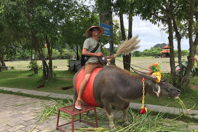 Hoa Lu - Mua Cave - Tam Coc/Trang An - DELUXE Small Group Tour - FAQs