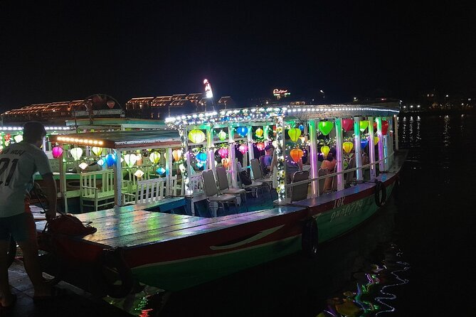 HoiAn Small Boat By Night on Bach Dang River - FAQ