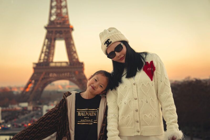 Paris: Eiffel Tower & Louvre Private Photoshoot - FAQs