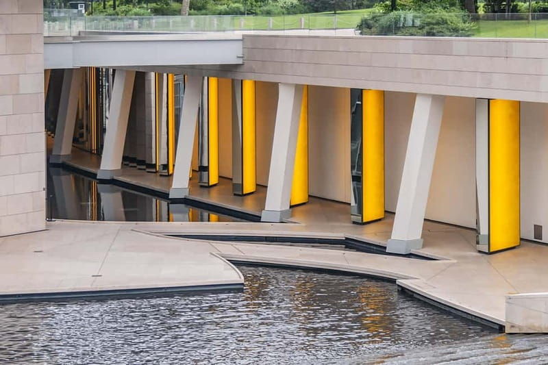 Paris: Louis Vuitton Foundation Exterior Tour with Entry - FAQ