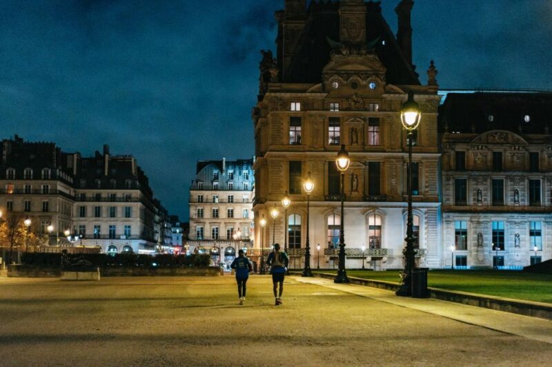 Paris: Sunrise Running and Sightseeing Group Tour - Who Should Consider This Tour?