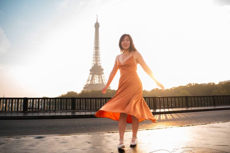 Private Photoshoot tour near your chosen famous Landmark - The Sum Up