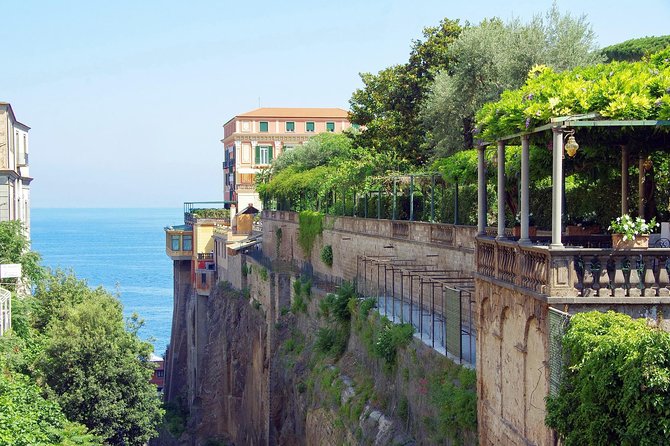 Private Transfer from Amalfi to Sorrento: Door-to-Door, English-speaking driver - A Realistic Look at the Experience
