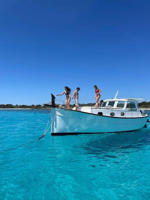 Traditional boat 10 beaches in the south of Menorca. Snorkeling, SUP and drinks - The overall experience and value