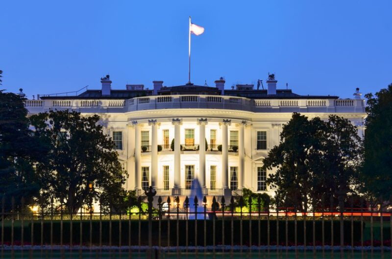 DC: Hop-on Hop-off Tour by Open-top Bus with 17 Stops - The Authentic Experience