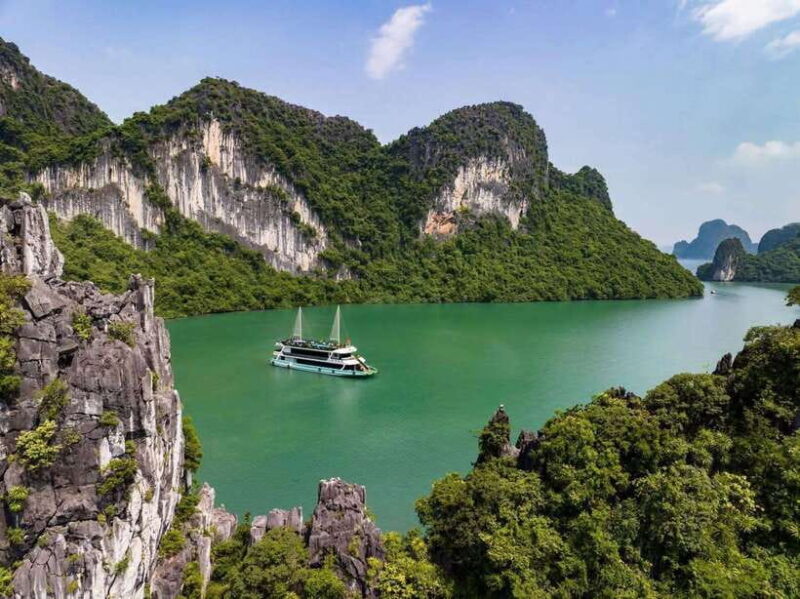 From Hanoi:Ha Long Bay Day Tour w/ Thien Cung Cave& Kayaking - The Sum Up