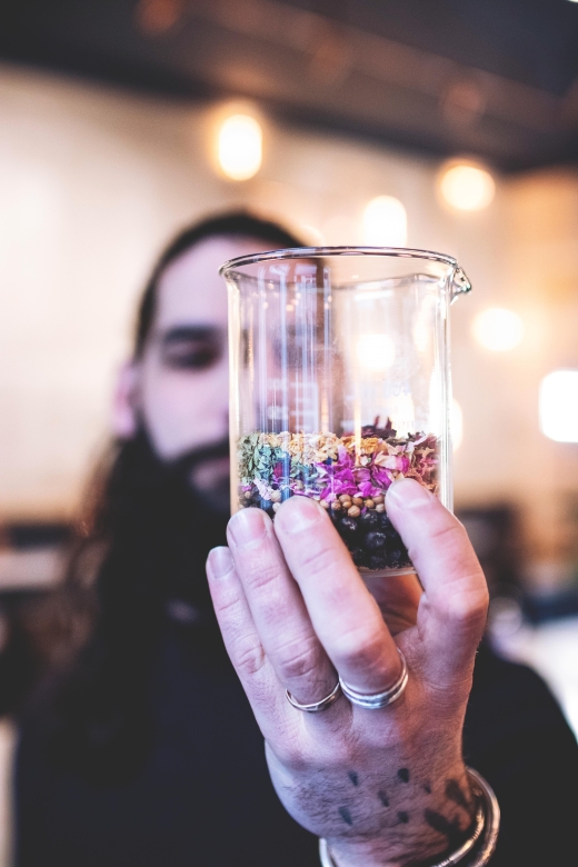 Gin distillation workshop in French - The Sum Up