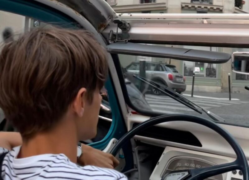 Guided Tour of Paris in Citroën 2CV - FAQ