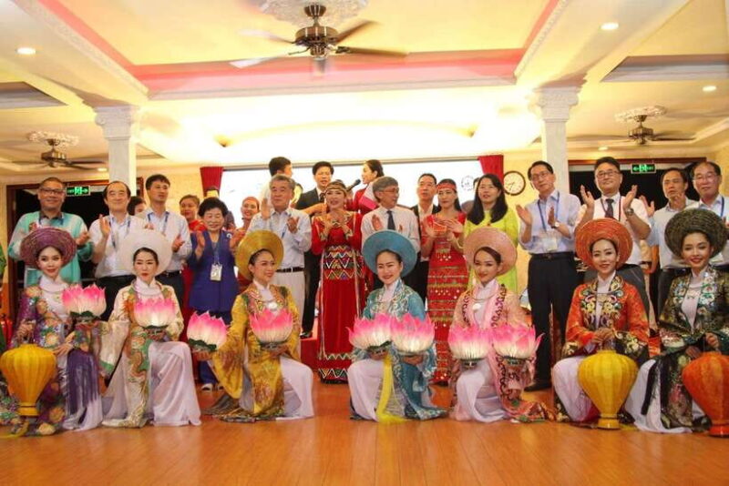 HCM: Saigon River Dinner Cruise - Who Should Consider This Experience?