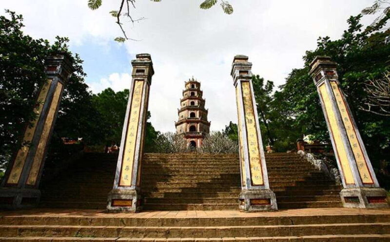 Hue : Dragon Boat Cruise to Thien Mu Pagoda and Tombs - FAQ