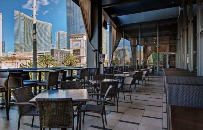 Meal at Hard Rock Las Vegas on the Las Vegas Strip - Who Should Consider This Experience?