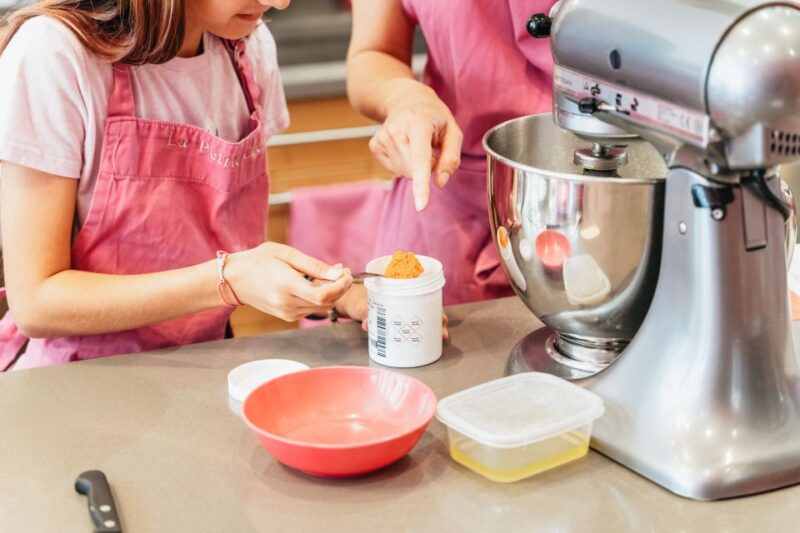 Paris: Macarons Cooking Class with Pâtisserie Chef Noémie - Frequently Asked Questions