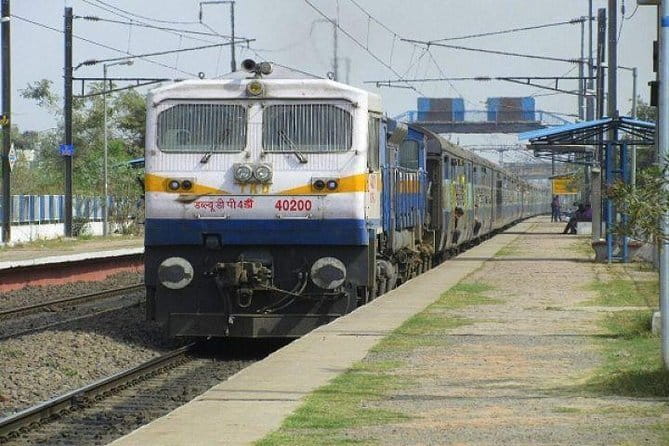 Same Day Agra Tour By Gatimaan Express Train from delhi - FAQ