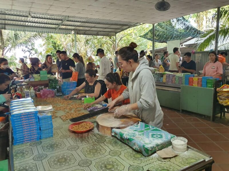 Group Tour: Mekong Delta Full Day - Visit Vinh Trang Pagoda