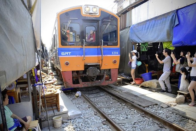 Maeklong Railway Market & Damnoensaduak Floating Market Tour (SHA Plus) - FAQ