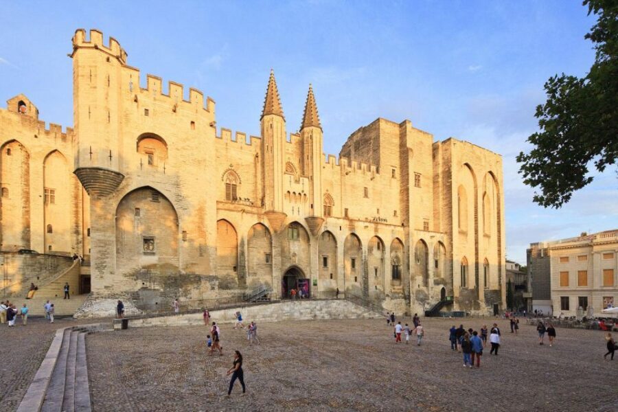 Aix en Provence and Avignon city of Popes Private Tour - Transition to Avignon: The City of Popes