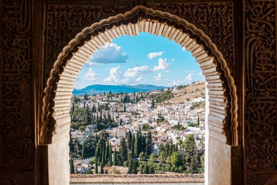 Albayzín: Granada's Albayzín Tour with Food Tasting - Who Should Consider This Tour?