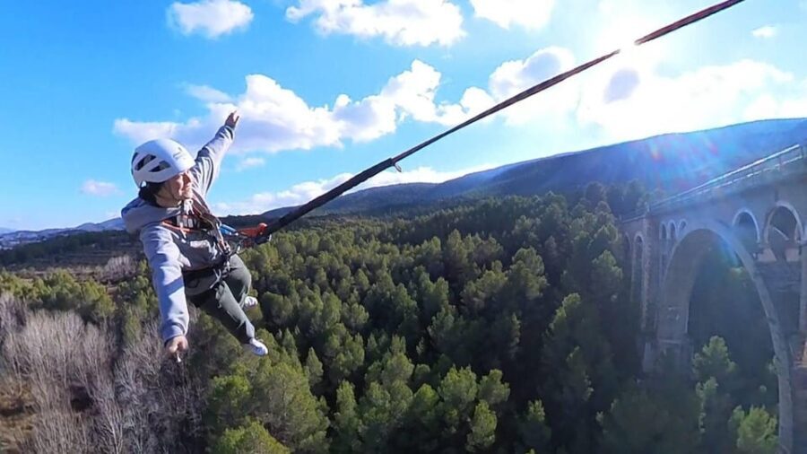 Alcoy: Bungee jumping - Who Should Try This?