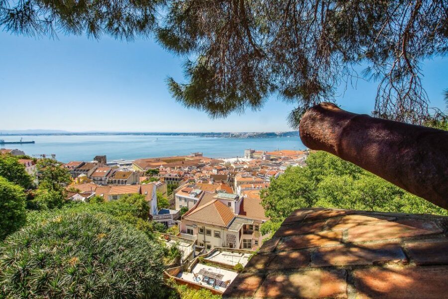 Alfama and the Castle of Saint George - Small Group Tour - What Makes This Tour Stand Out?