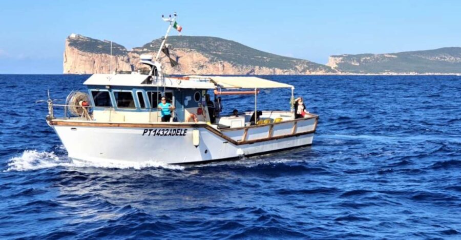 Alghero: Gulf of Alghero Fishing Boat Trip with Fresh Lunch - Who This Tour Is Best For