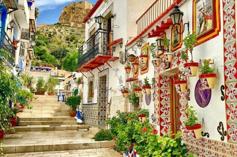 Alicante: Guided City Highlights Walking Tour - Key Points
