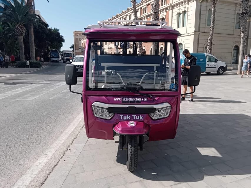 Alicante: Tuk Tuk Tour Electric 60 minutes Electric - The Realities of the Tour