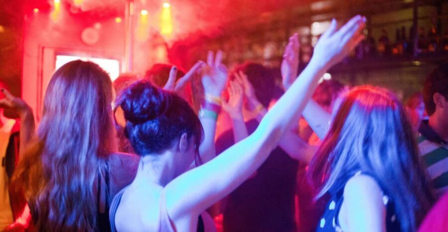 Amsterdam: City Center Bar Crawl and Nightlife Experience - The Itinerary Breakdown