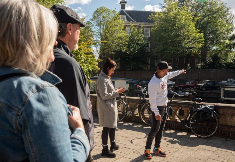 Amsterdam: Highlights & History Walking Tour - Exploring Iconic Sights