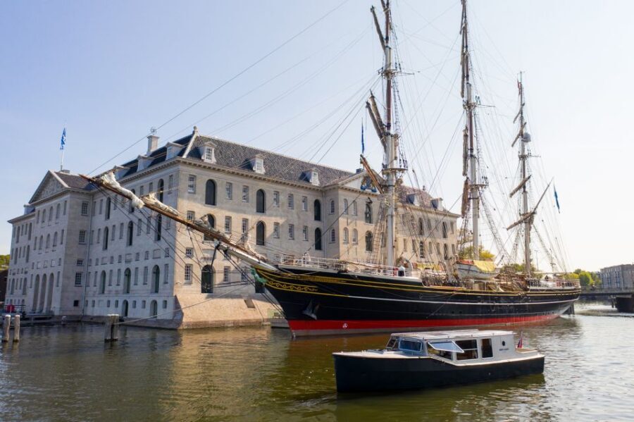Amsterdam: Historic Boat Cruise with open bar and nibbles - What You Can Expect During the Cruise