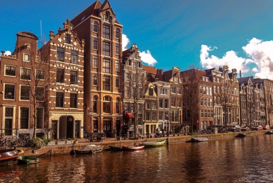 Amsterdam: Historic Walking Tour - Authentic Experiences and Hidden Gems