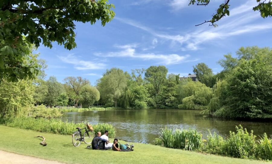 Amsterdam: Inner City Bike Tour German or English (Private) - What to Expect: A Closer Look at the Itinerary