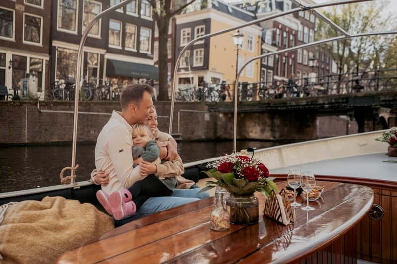 Amsterdam: Private Canal Cruise with snacks and drinks - A Closer Look at the Experience