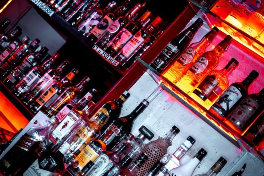 Amsterdam: Private Pub Crawl with VIP Club Entry and Shots - What Makes This Pub Crawl Stand Out