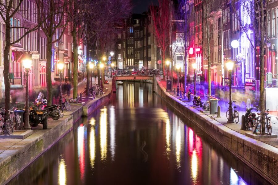 Amsterdam: Red Light District Walking Tour - Who Will Enjoy This Tour?