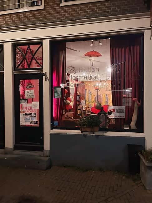 Amsterdam: Red light tour in German/English for groups of 4 people or more - The Value of This Experience