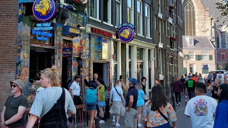 Amsterdam Shore Excursion: Highlights Walk & Canal Cruise - Discovering Amsterdams Highlights on Foot