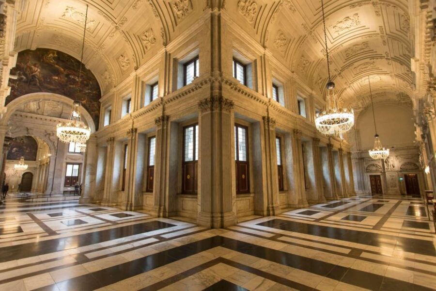 Amsterdam: Skip-the-line Royal Palace Private Guided Tour - The Royal Palace’s Architectural Marvel and Art Collection