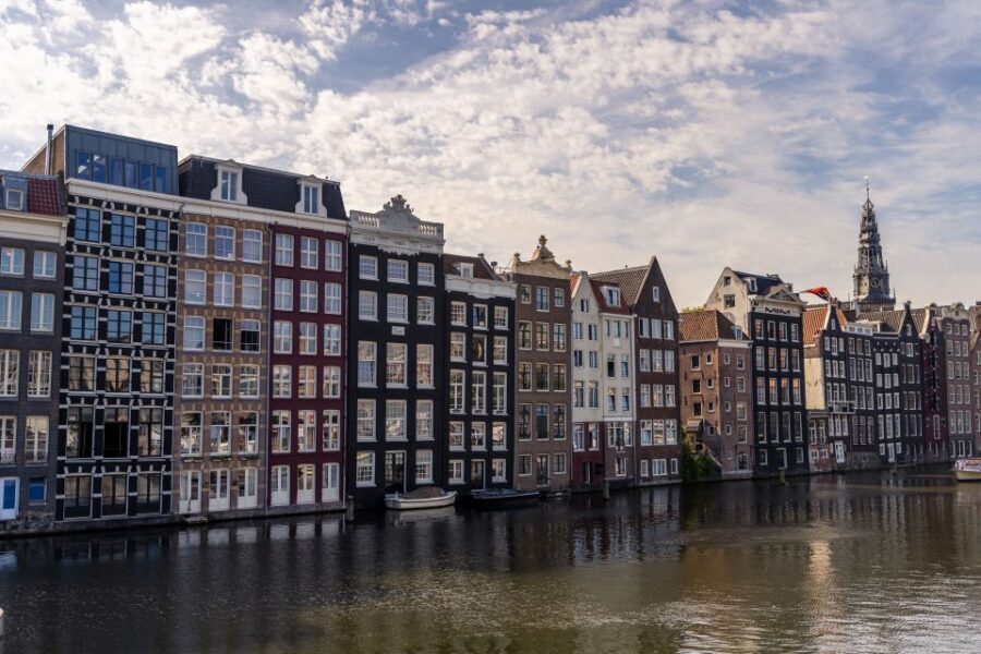 Amsterdam Walking Tour with Cheese Tasting - Who Should Consider This Tour?