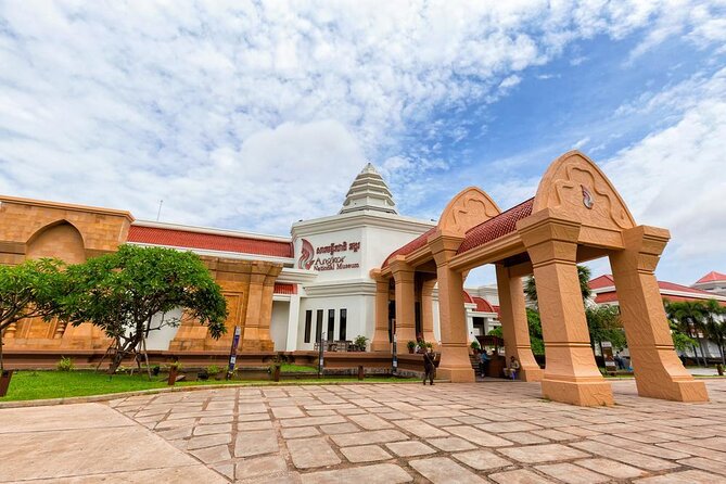 Angkor National Museum with transport - Key Points