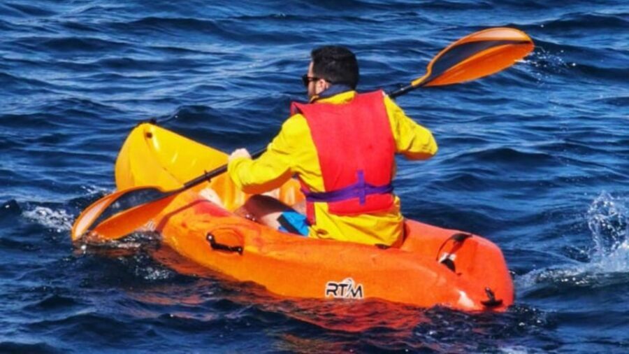 Angra: 2-Hour Kayak Rental with Waterproof Bag - Why Choose This Kayak Rental?