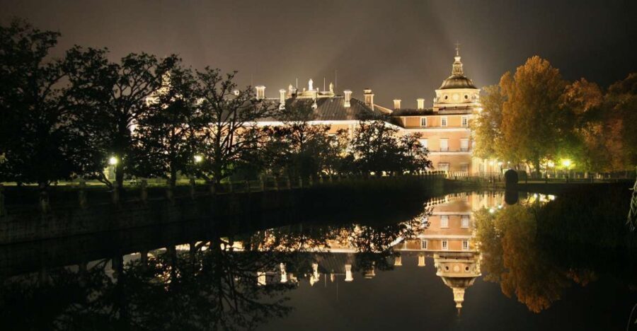 Aranjuez: Mystery and Legends Guided Nighttime Walking Tour - A Detailed Look at the Tour Experience
